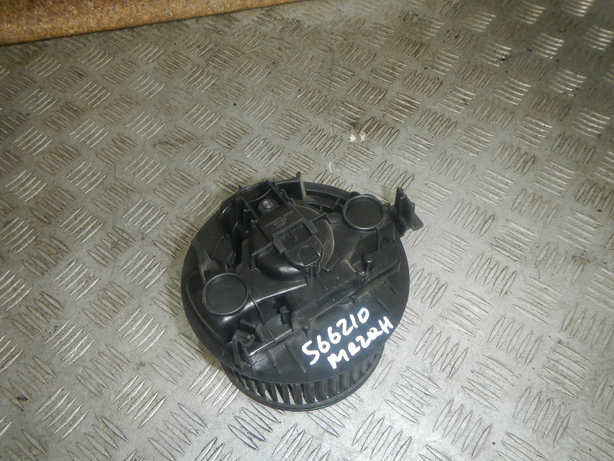 Б/У Моторчик отопителя, Renault (Рено)-MEGANE II (02-09) RENAULT MEGANE II (02-09) Lynx Дубликат, без видимых повреждений...