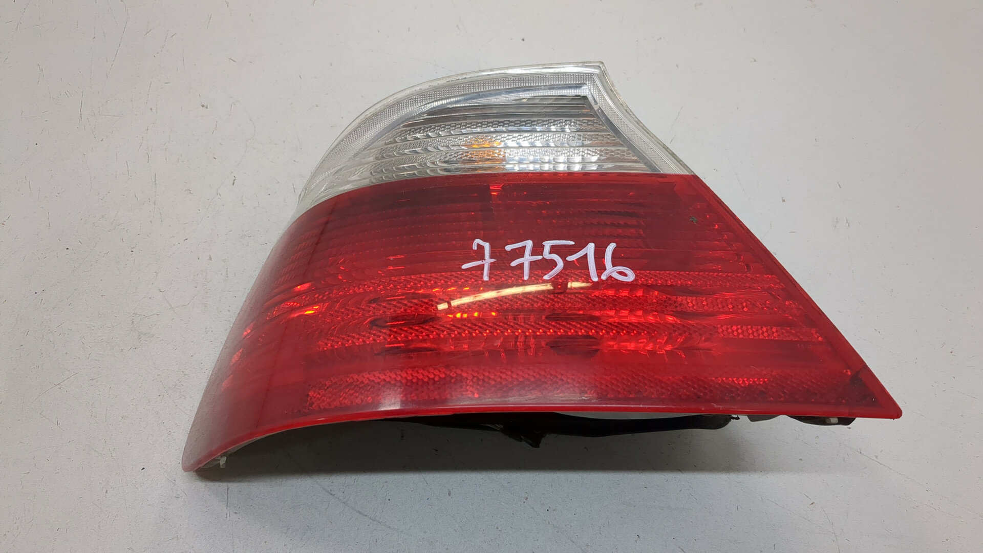 Фонарь (задний) левый BMW 3 E46 Б/У