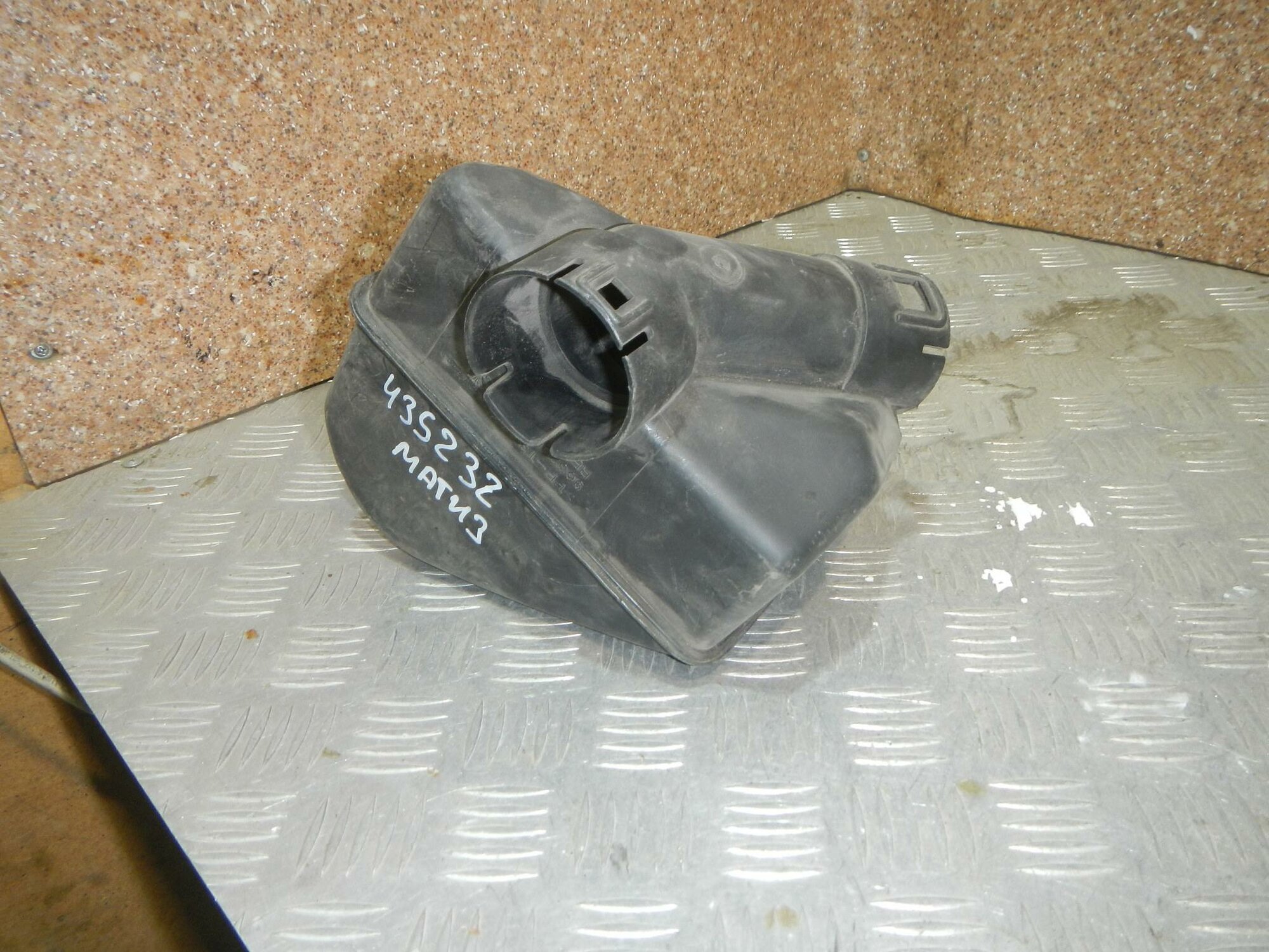 Б/У Резонатор воздушного фильтра, Daewoo (Дэу)-MATIZ (01-15) DAEWOO MATIZ (01-15) Новый. 435232 GENERAL MOTORS арт. 9632...