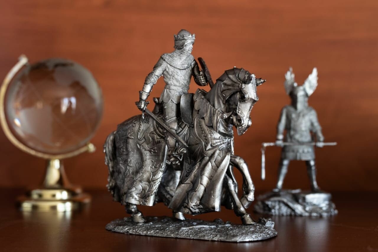 Оловянная фигурка Рыцарь Черный Принц 54 мм масштаб (10-12 см высота) Коллекционный солдатик из олова