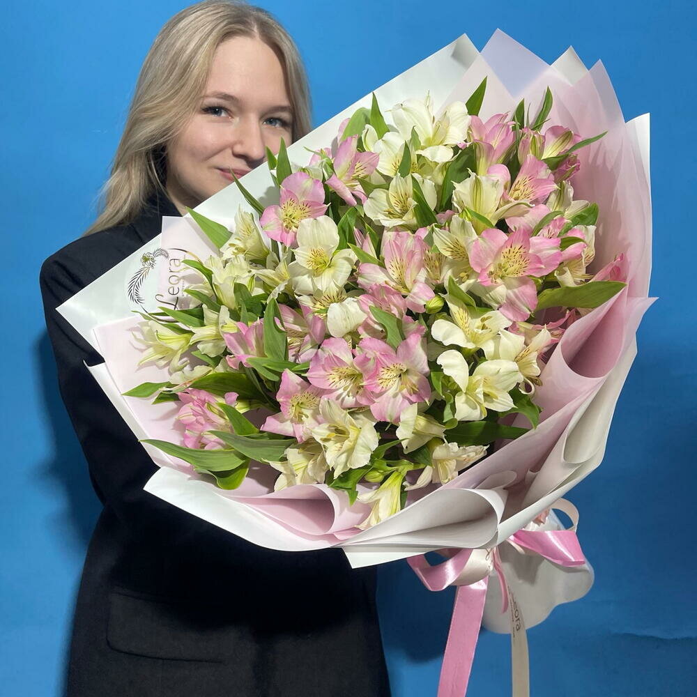 Букет из 15 Альстромерий микс. Монобукет T3029. Leora Flowers дом цветочной моды