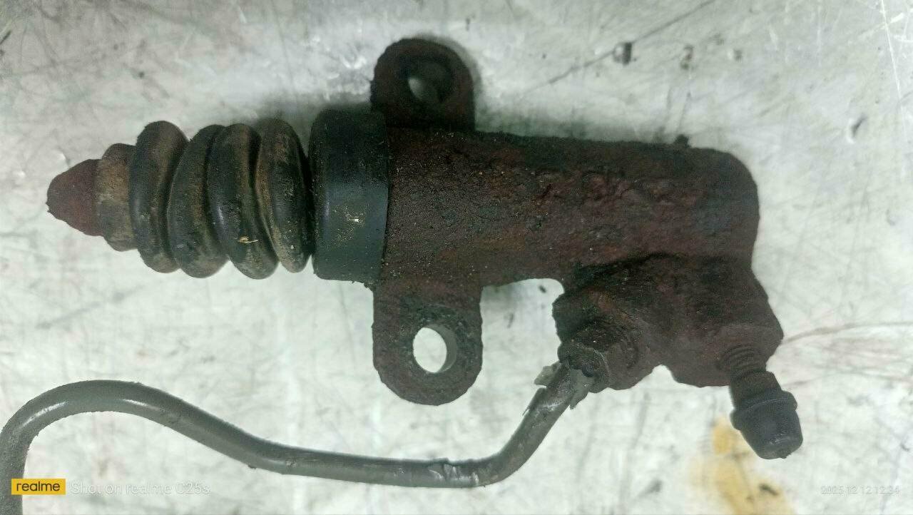 Цилиндр сцепления главный Mazda