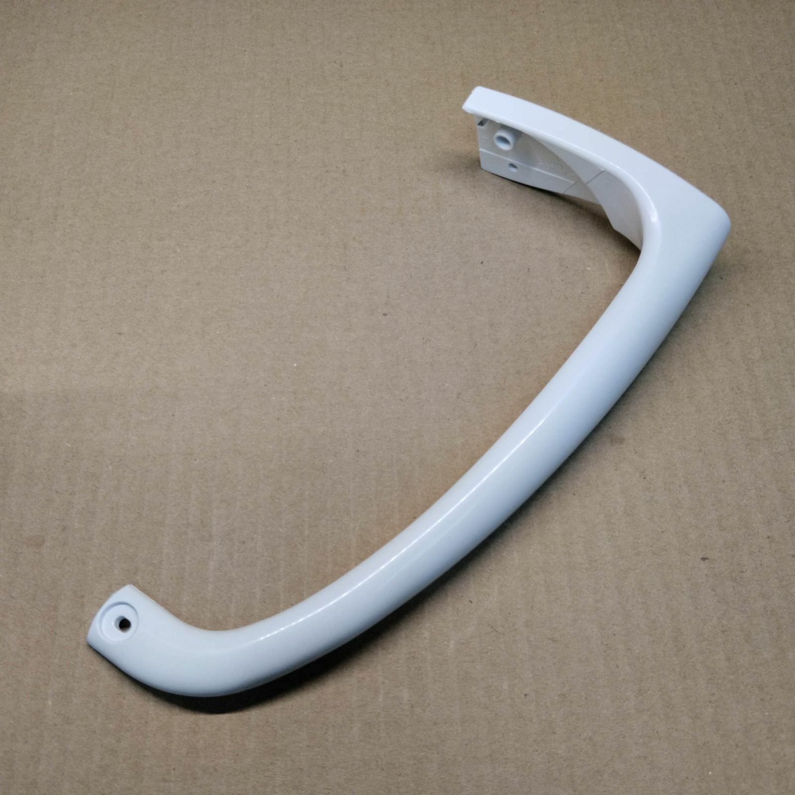 Ручка нижняя холодильника Indesit (Индезит) C00857155