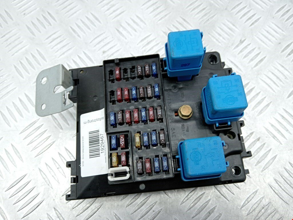 Блок предохранителей Nissan Primera P11 арт. 1929467