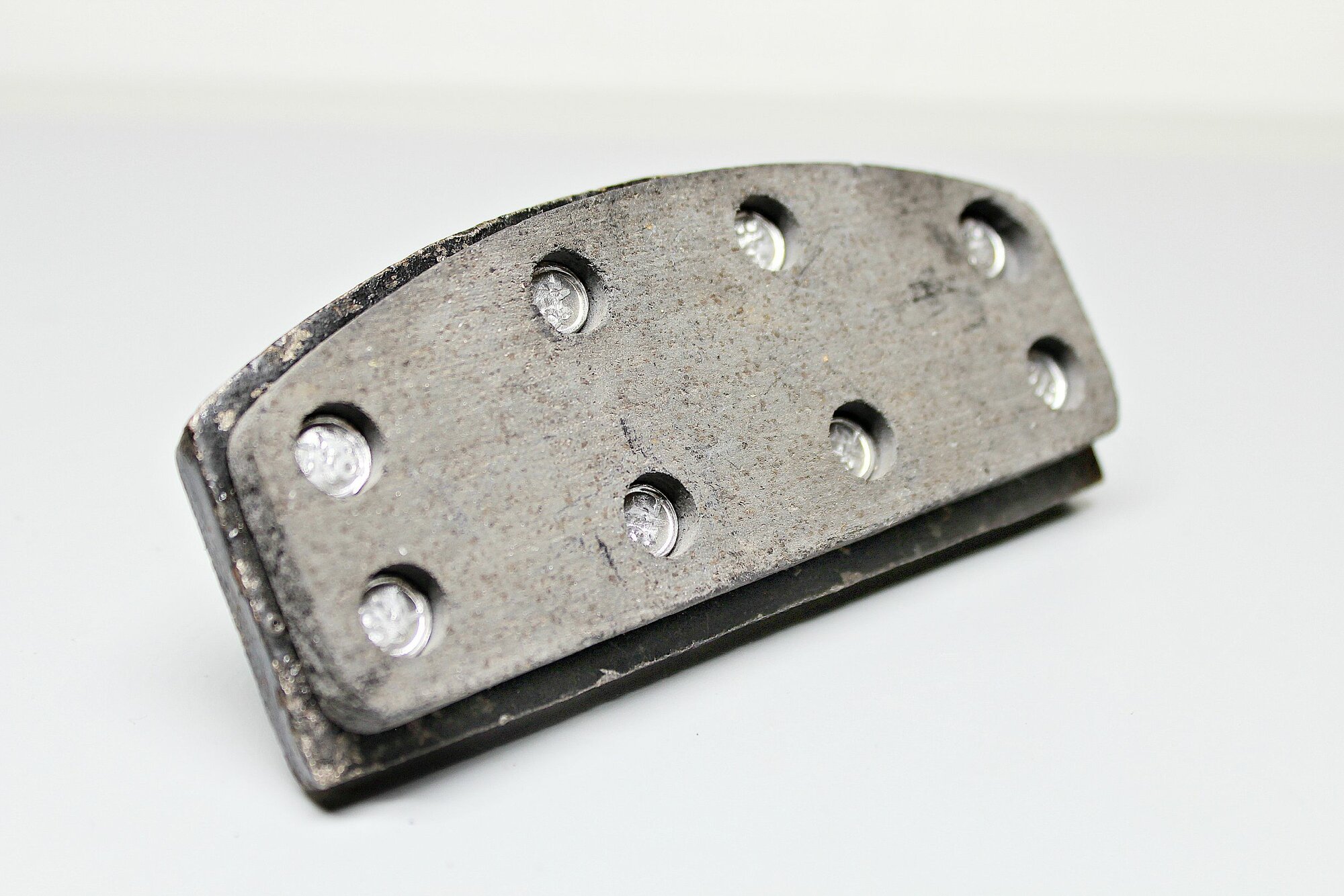 Колодка ручного тормоза ДВ1792/Д3900 6940 02.00.00 ручника