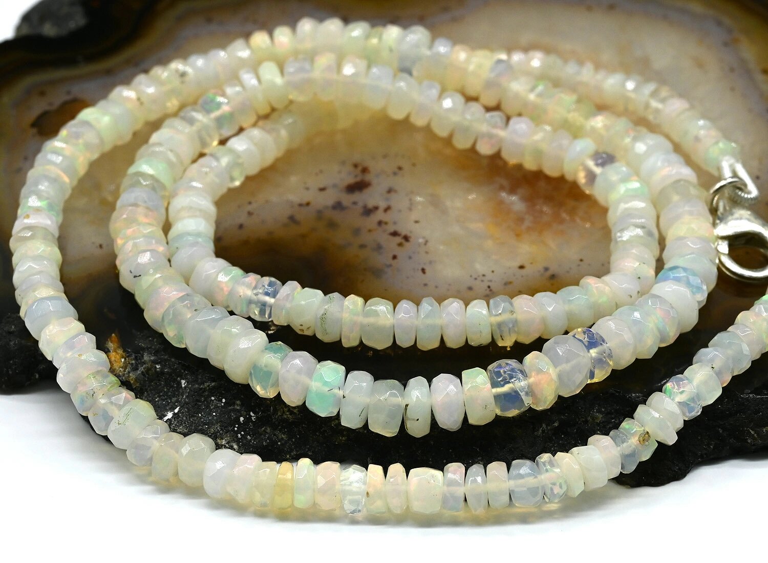 Бусы из Опала огранка рондель 3-5мм, 48см, 5,3г .