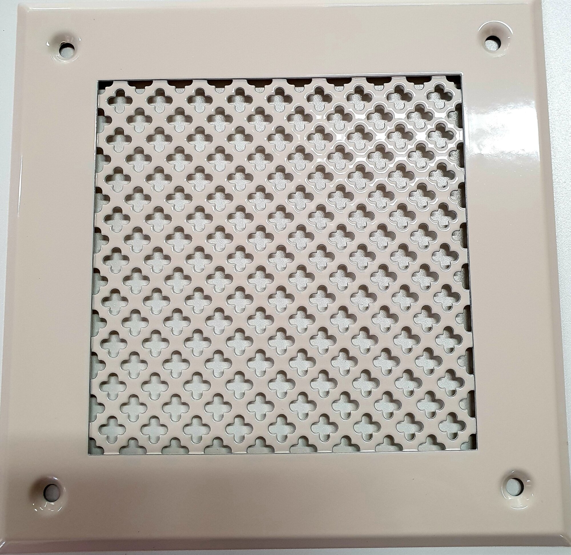 Вентиляционная решетка металлическая 210х210мм, тип перфорации мелкий цветок, цвет слоновая кость RAL 9001