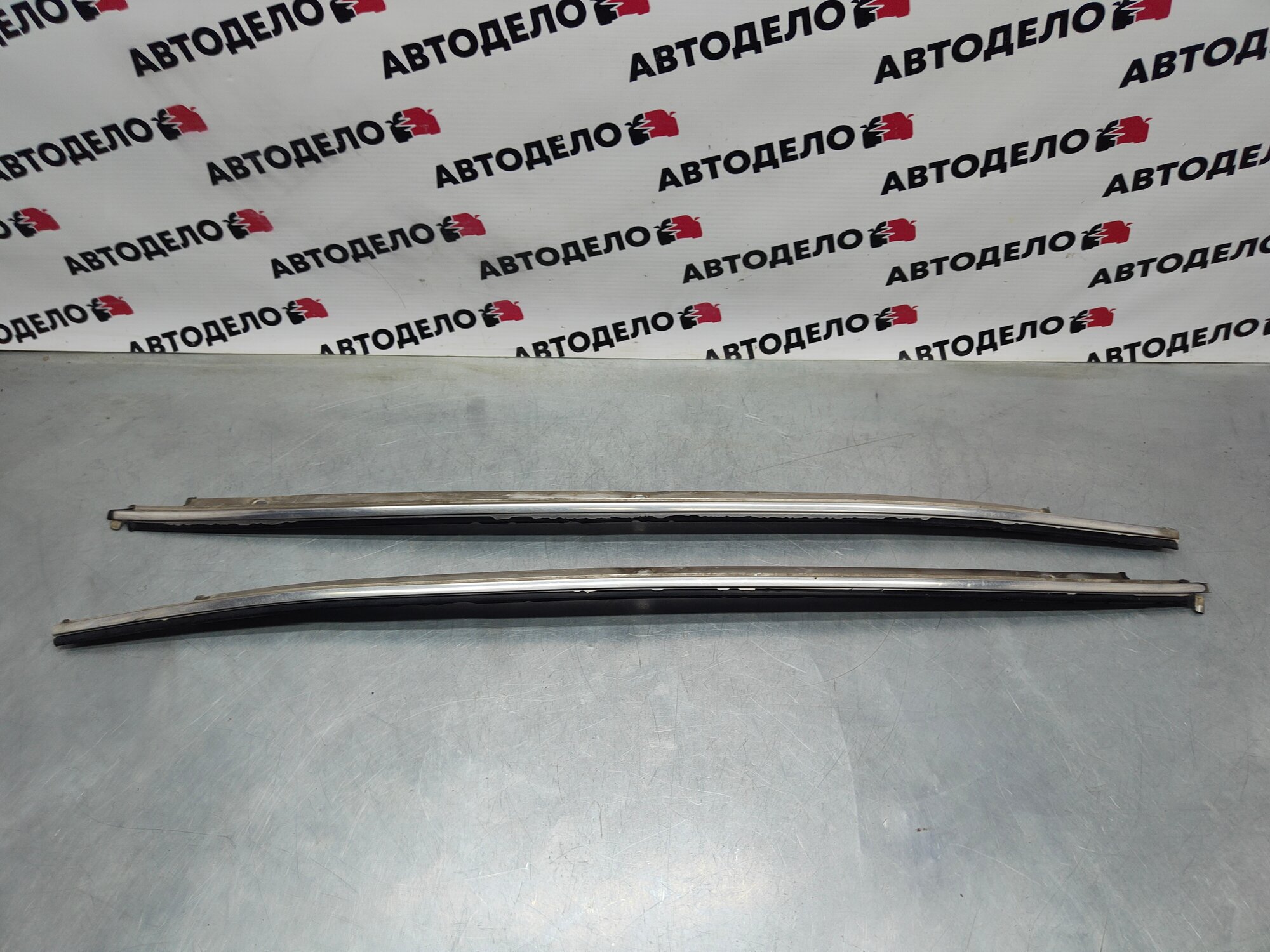 Молдинги лобового стекла Toyota Camry V30 1992 г.в