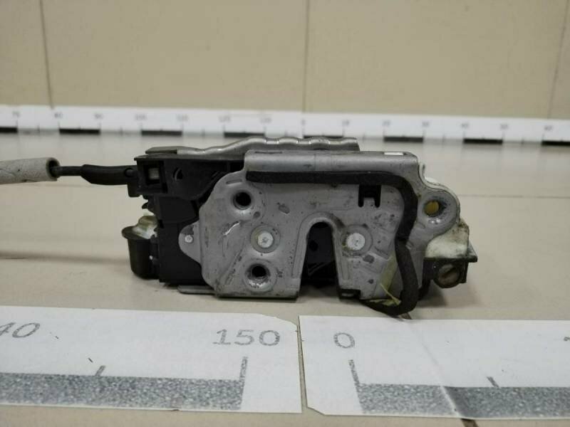 Замок двери задней левой Volkswagen Polo Sed RUS 2011 кат.номер: 6RF839015C