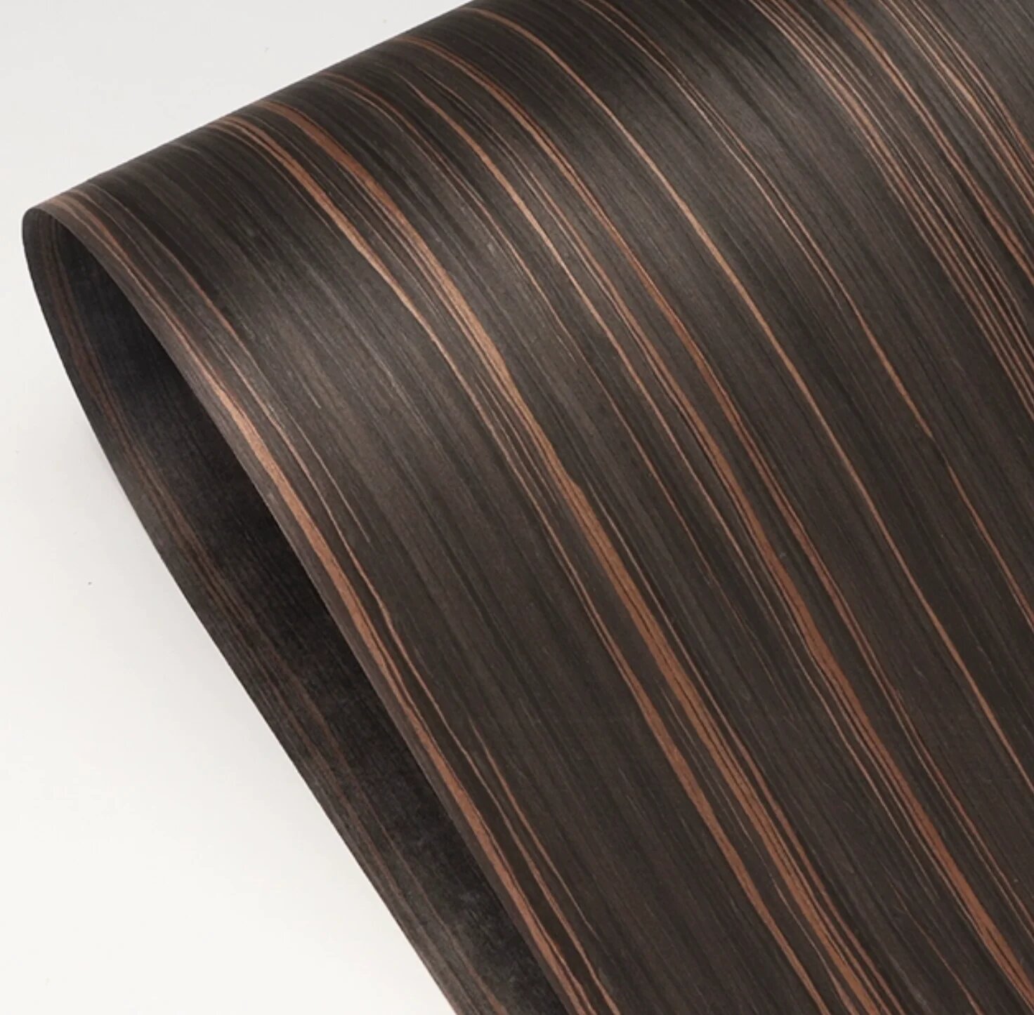 L: 2,5 метра Ширина: 580 мм T: 0,25 мм Технический шпон ручной работы из черного дерева Декоративный шпон для мебели