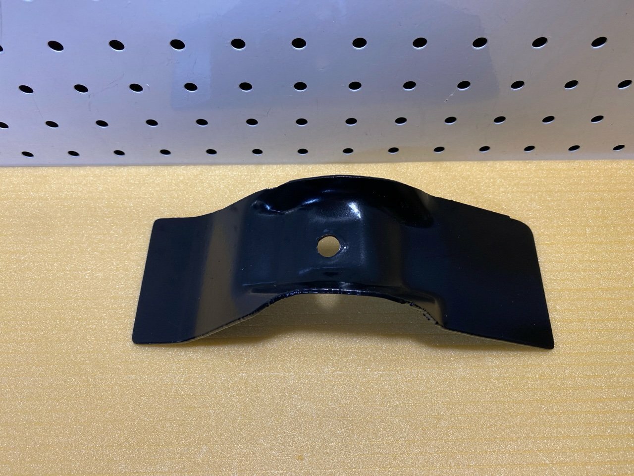 Крепление крыла заднего MERCEDES ACTROS AXOR (мерседес актрос аксор)