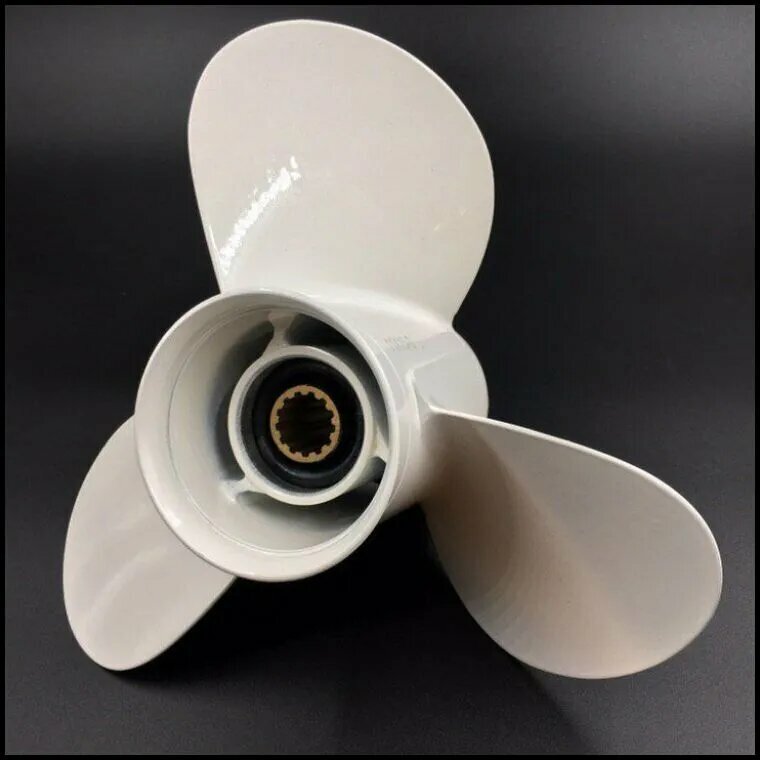 Винт для лодки