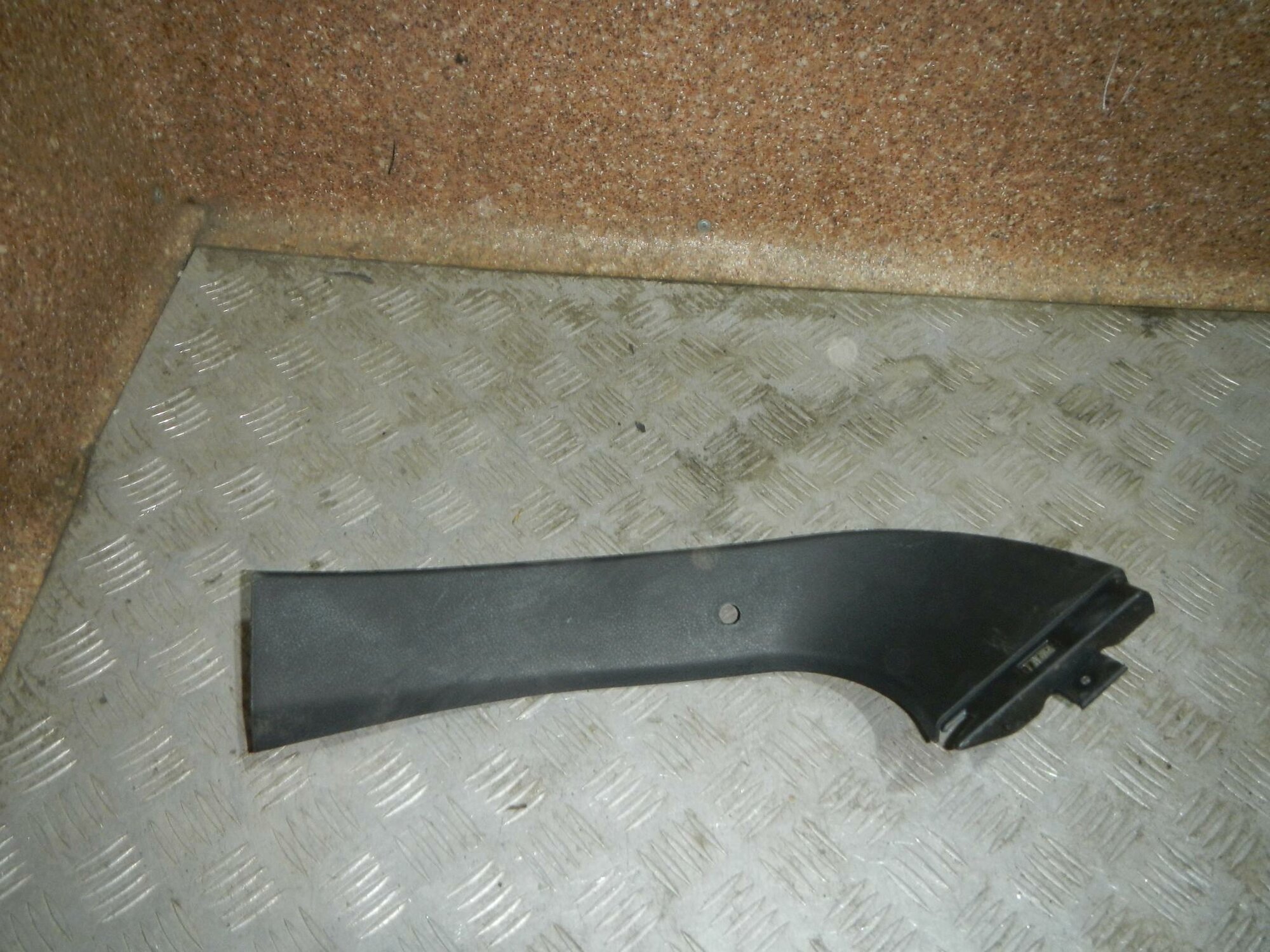 Б/У Обшивка двери багажника, Geely (Джили)-EMGRAND EC7 (09-13) GEELY EMGRAND EC7 (09-13) Правая. Потертости. 494822 GEELY...