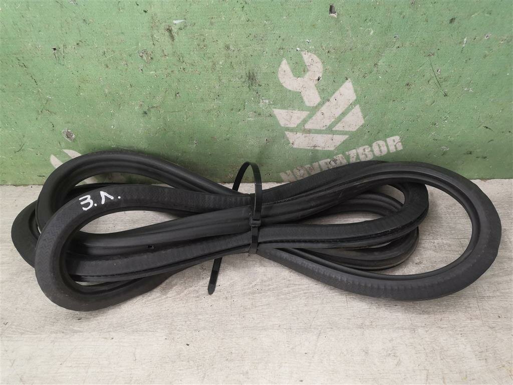 Уплотнитель двери VW Polo Classic 95-02