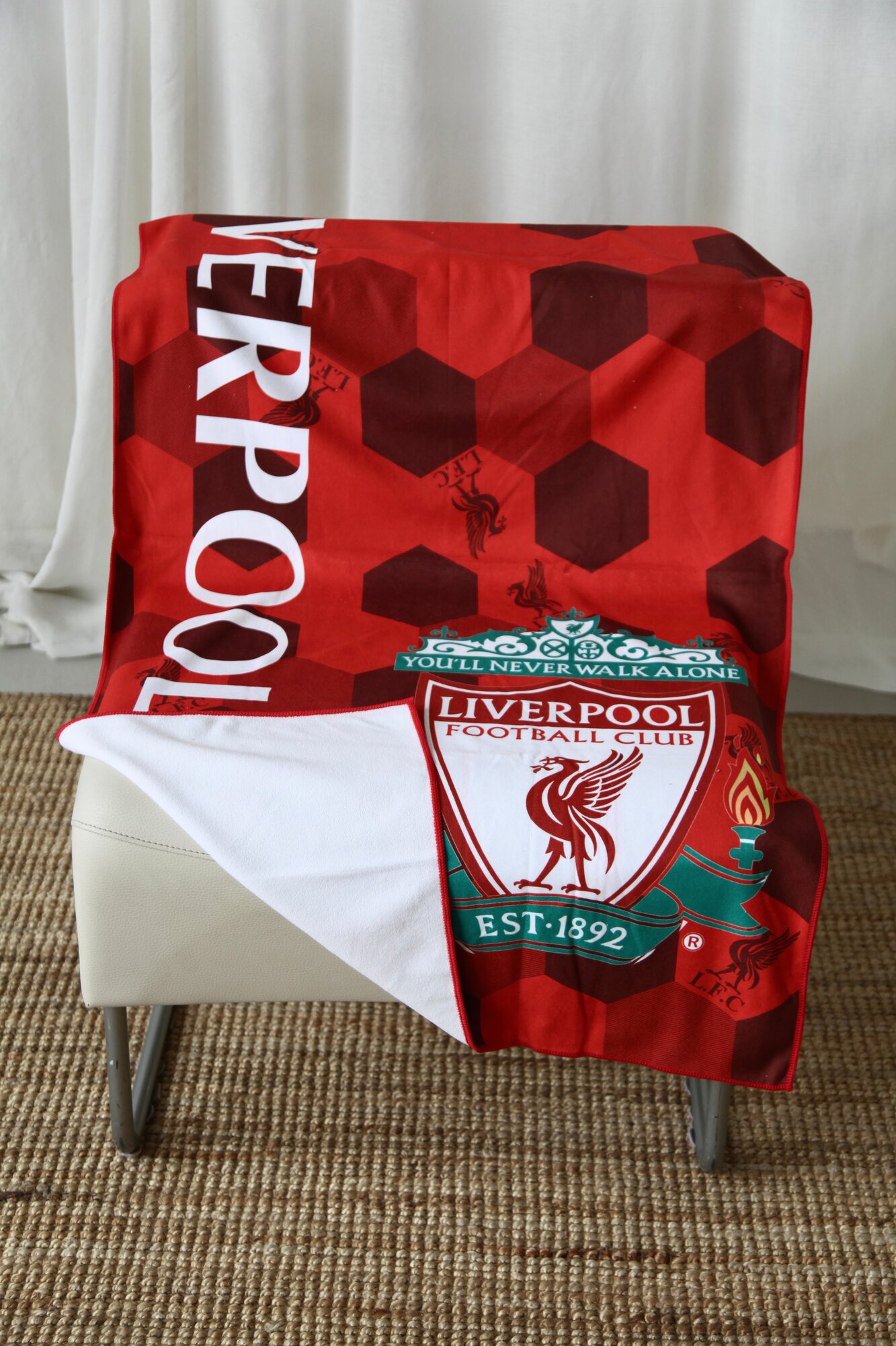 Полотенце большое спортивное универсальное ФК ливерпуль 70*140 см, красное, 100% микрофибра