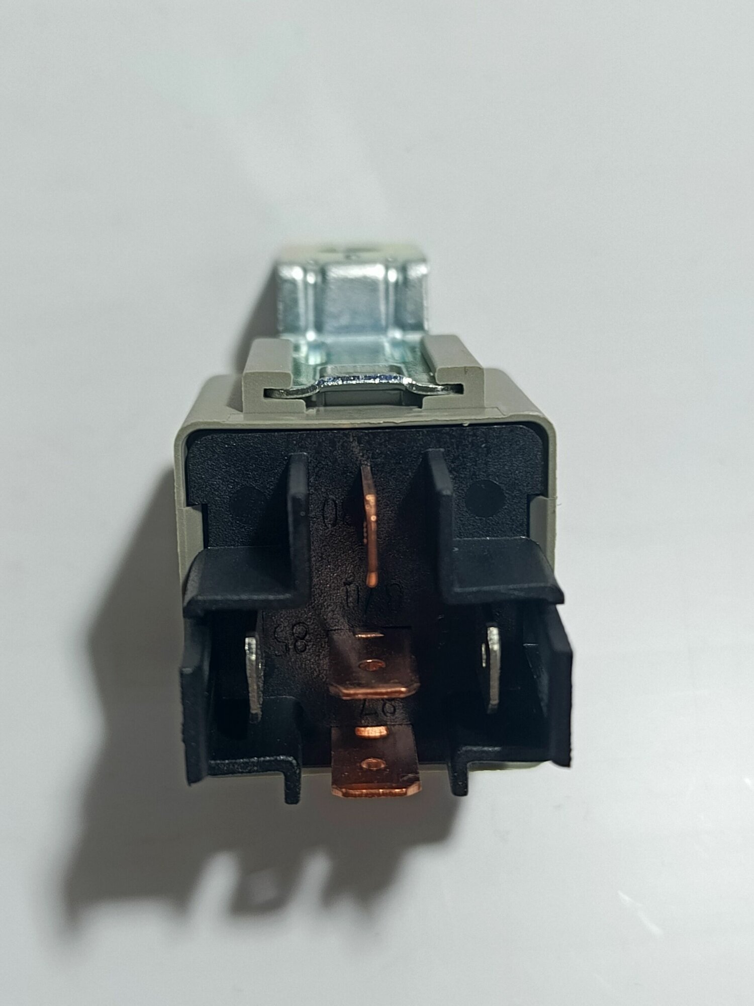 Реле JAC T9 [2.0 16V 8AT пикап 4X4 бензин Turbo] 3735904U1010