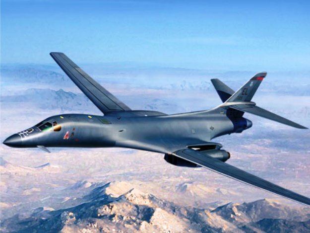 12620 Academy Самолет Rockwell B-1B Lancer 1/144