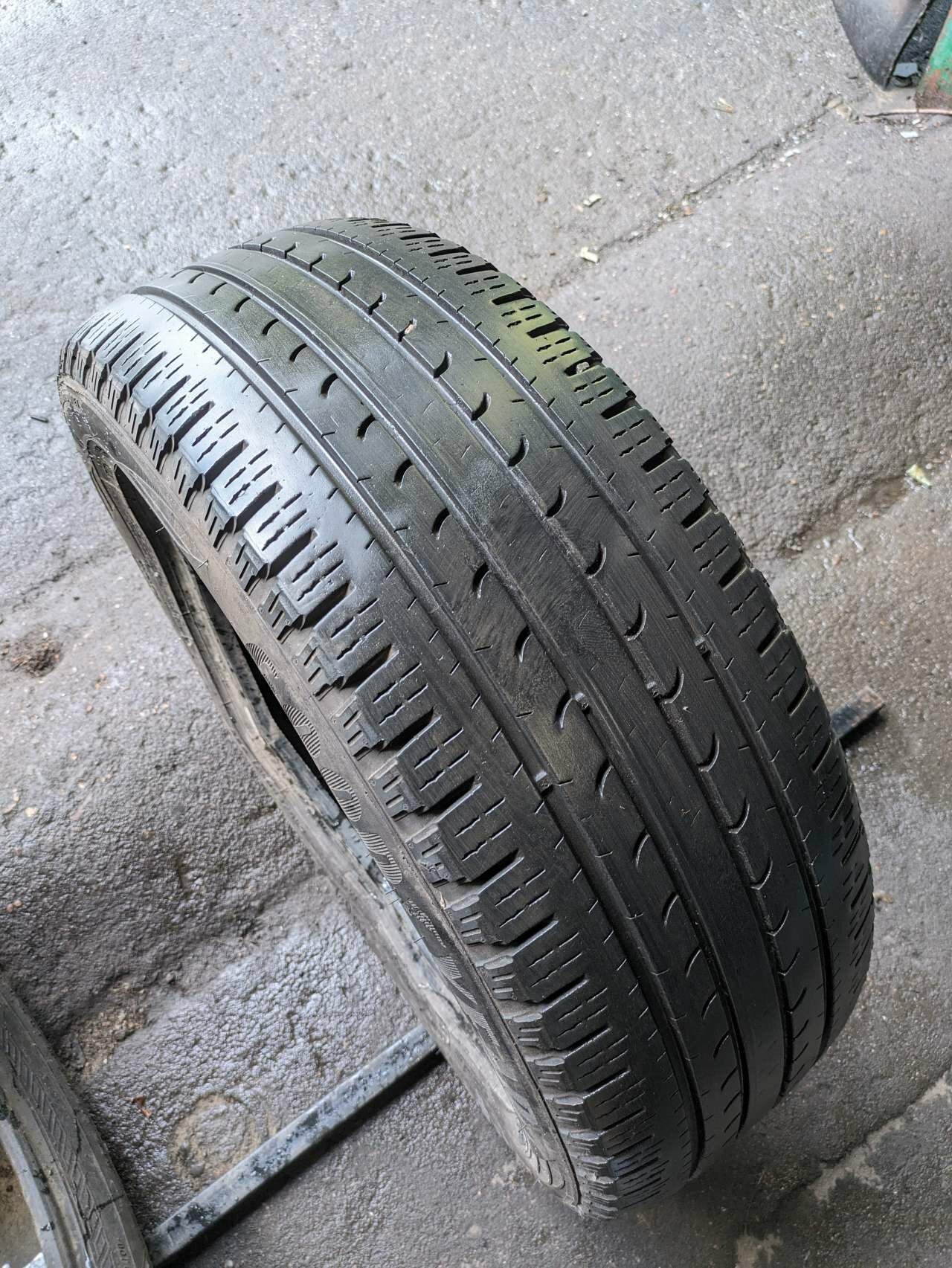 215/55 R18 99V Goodyear EfficientGrip SUV 4x4 остаток:4 мм год: арт:b9db9e92