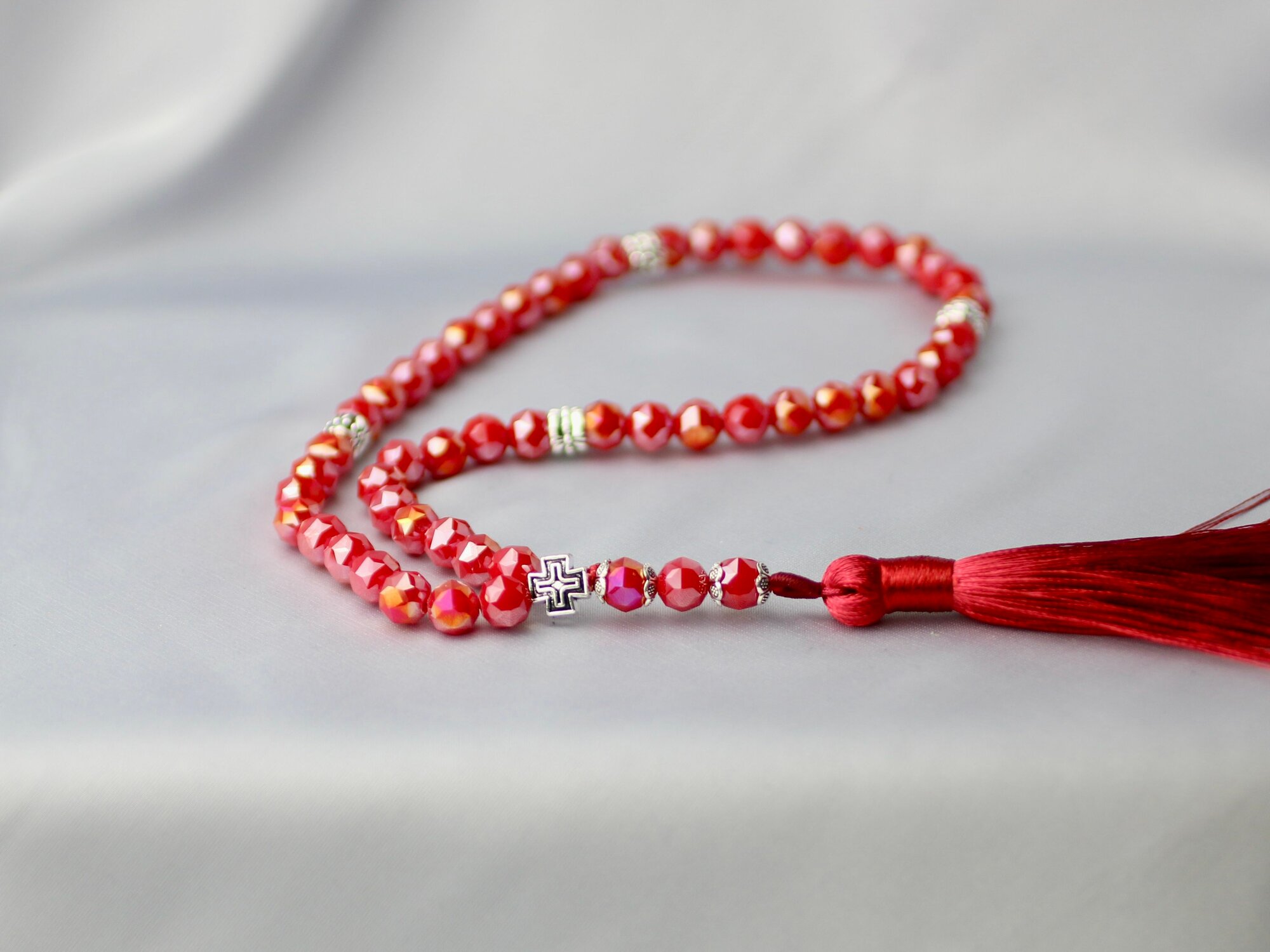 Православные Четки из Натурального Коралла 8мм, 50 бусин/Собраны На Шелковой Нити, Для Молитвы, С Кисточкой И Крестиком, В Машину