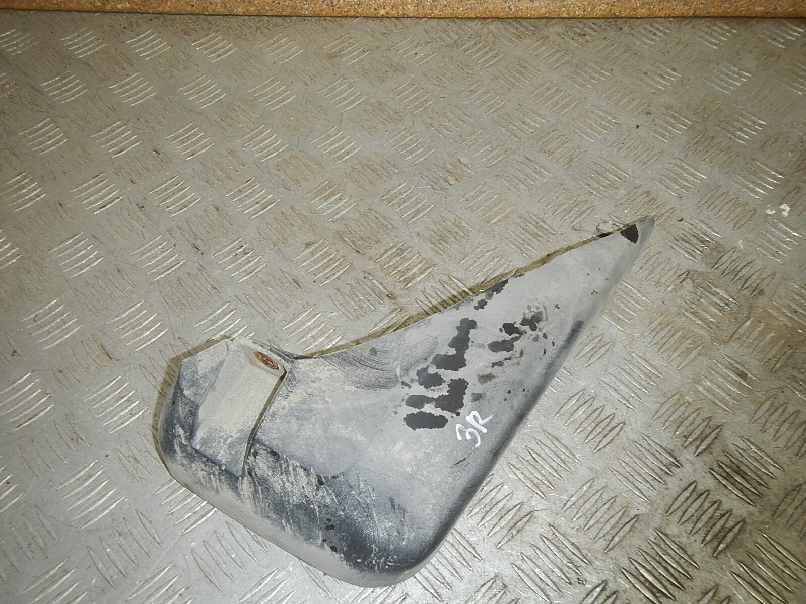 Б/У Брызговик задний правый, Opel (Опель)-ANTARA (07-) OPEL ANTARA (07-) Царапины, деформация. 590522 GENERAL MOTORS арт...