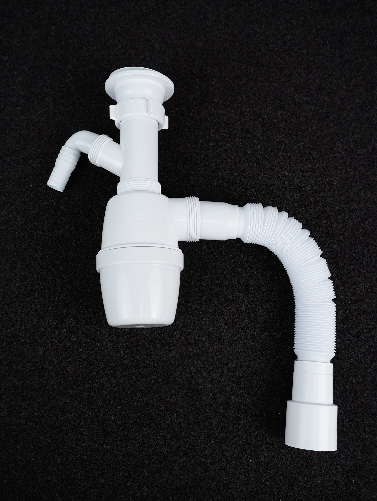 Орио сифон бутылочный 1 1/2х40 с пластиковой решеткой D-70мм с отводом , А-70059