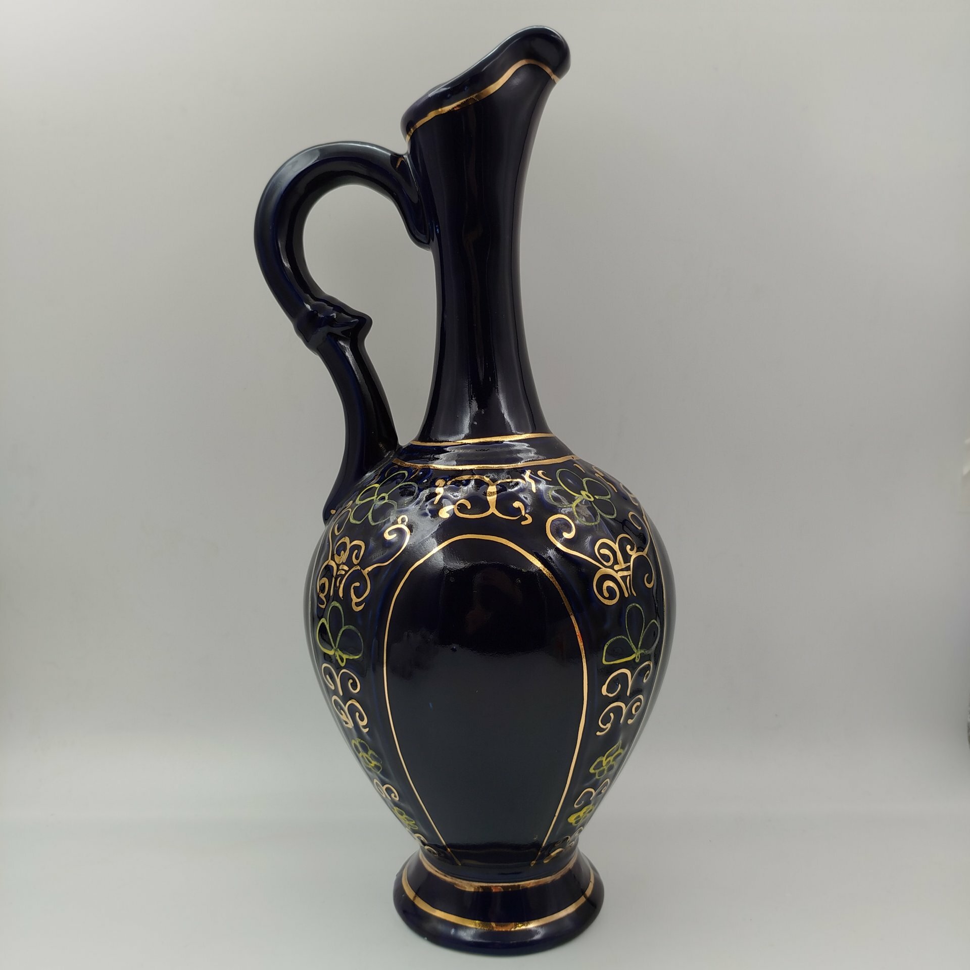 Кувшин декоративный с растительным орнаментом, фарфор, крытье кобальтом