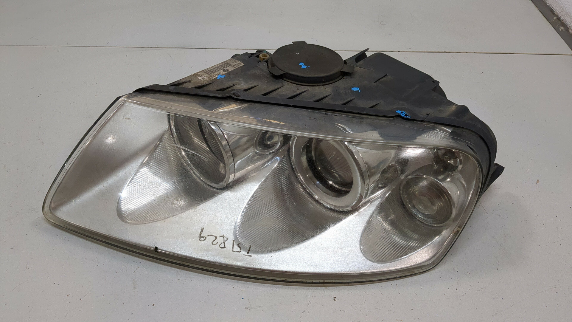 Фара (передняя) левая Volkswagen Touareg Б/У