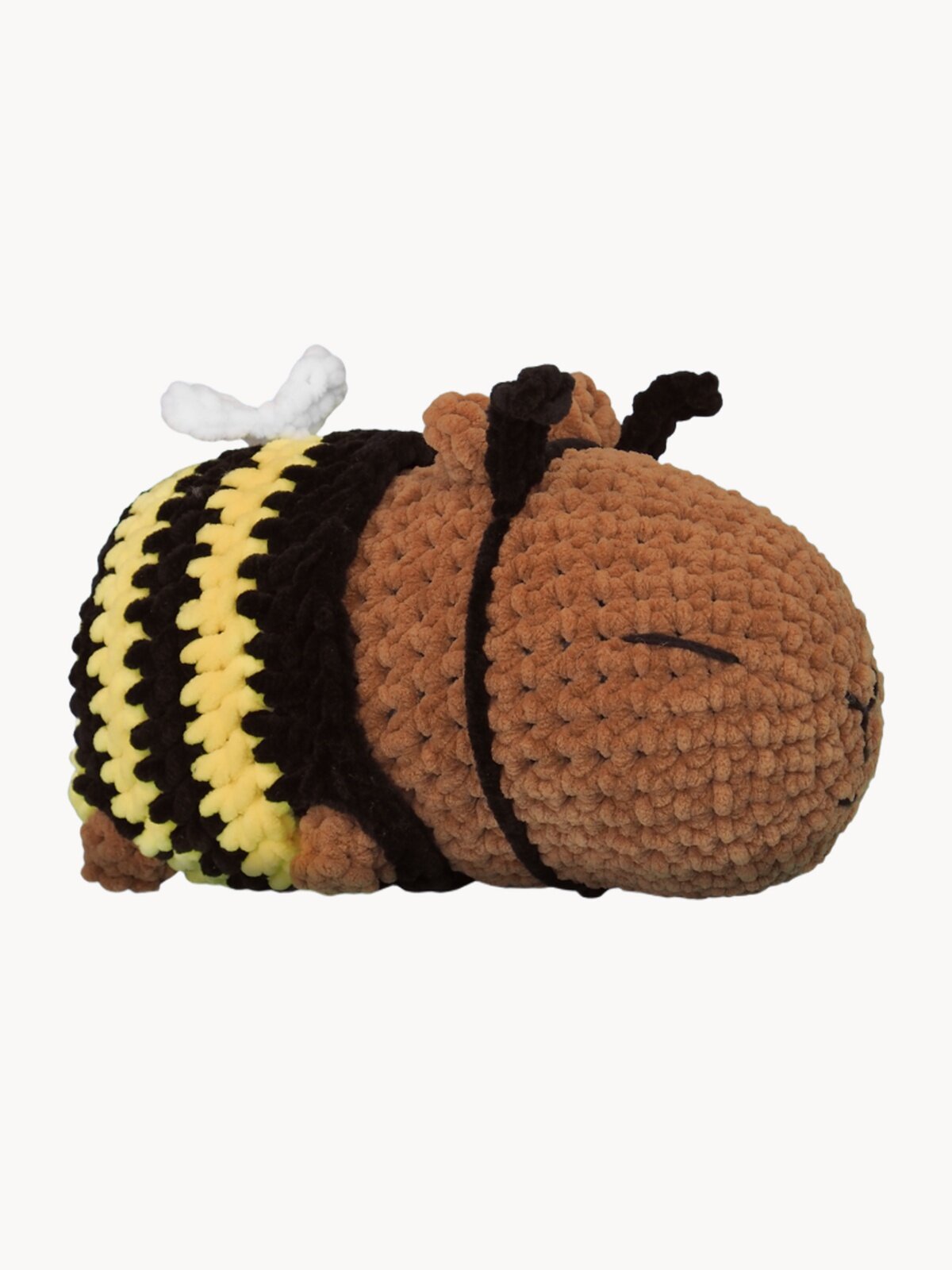 Набор для вязания "Капибара в костюме пчелы" crochet.internet