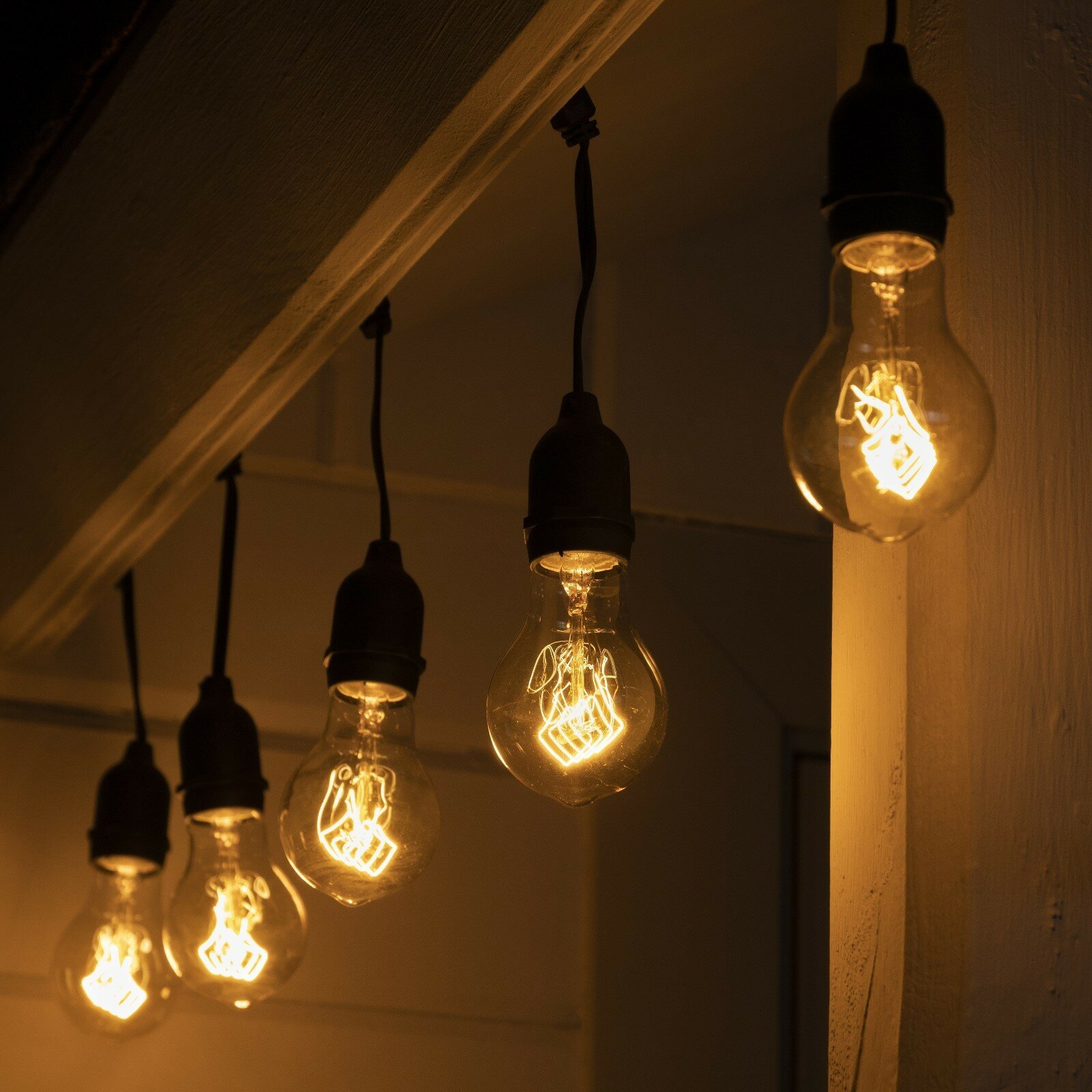 Гирлянда «Ретро белт-лайт» 10 м, IP54, УМС, тёмная нить, шаг 50 см, Е27, 220 В, 2702223