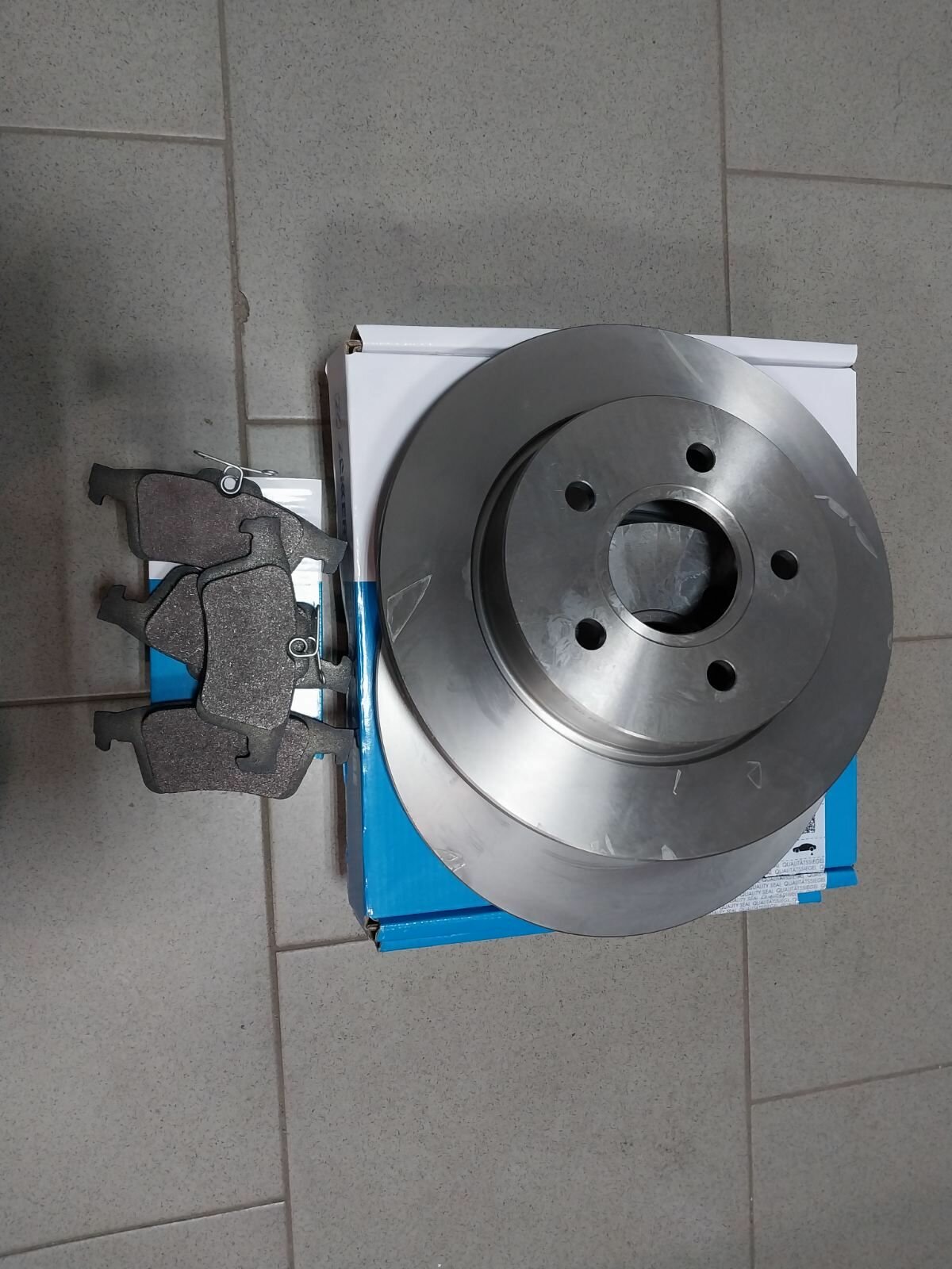 Диски тормозные задние с колодками Форд Фокус 2 2005-2011г. Ford Focus 2 Zekkert Германия