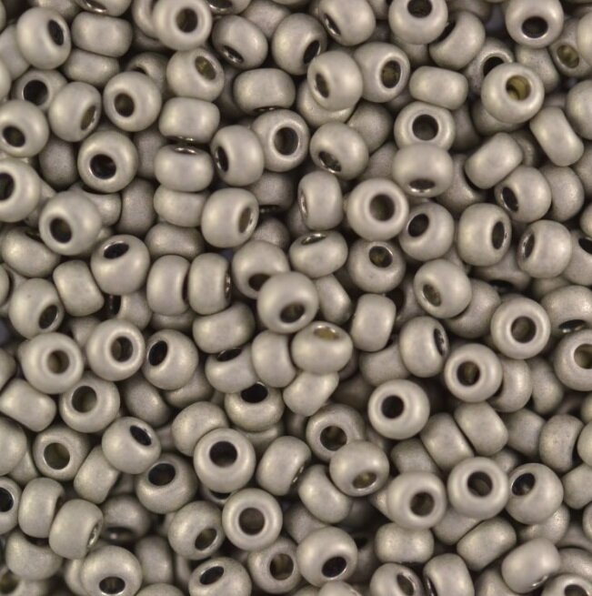 Бисер Preciosa Чехия №18542 серый матовый металлик 10/0, 5 гр,1шт.