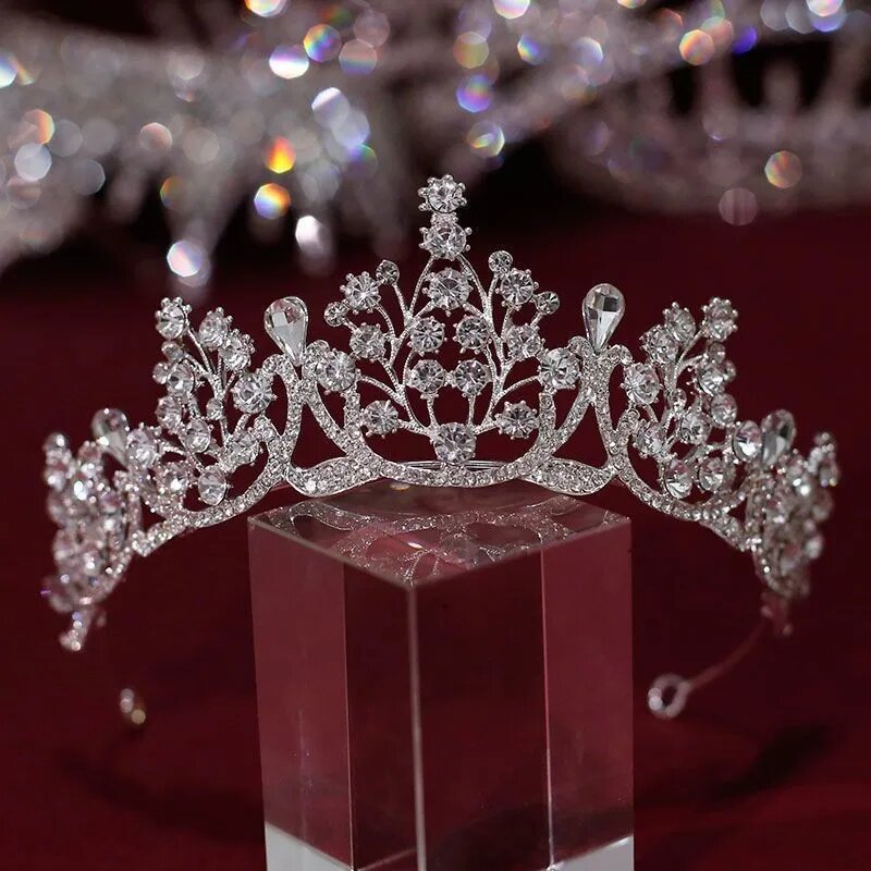 Тиара DIEZI серебристого цвета с кристаллами silver