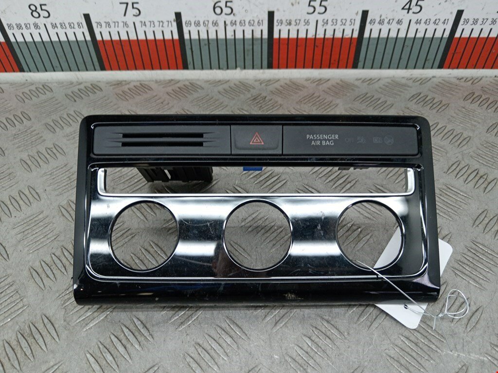 Кнопка аварийной сигнализации Volkswagen Golf Sportsvan 510953509 арт. 2257838