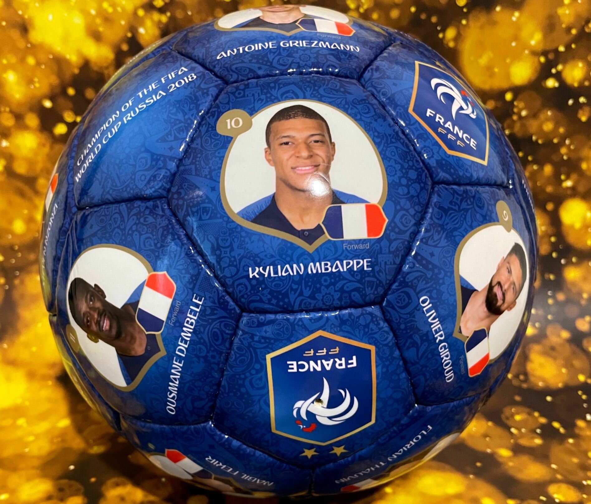Коллекционный мяч Сборная Франции с Килиан Мбаппе. Чемпионат мира по футболу 2018
