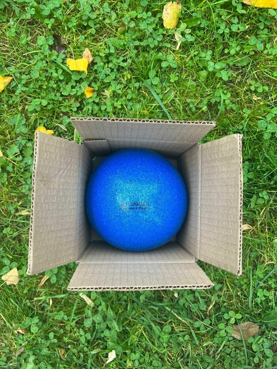 Мяч для художественной гимнастики Lugger 15 см, синий с блестками накачанный.