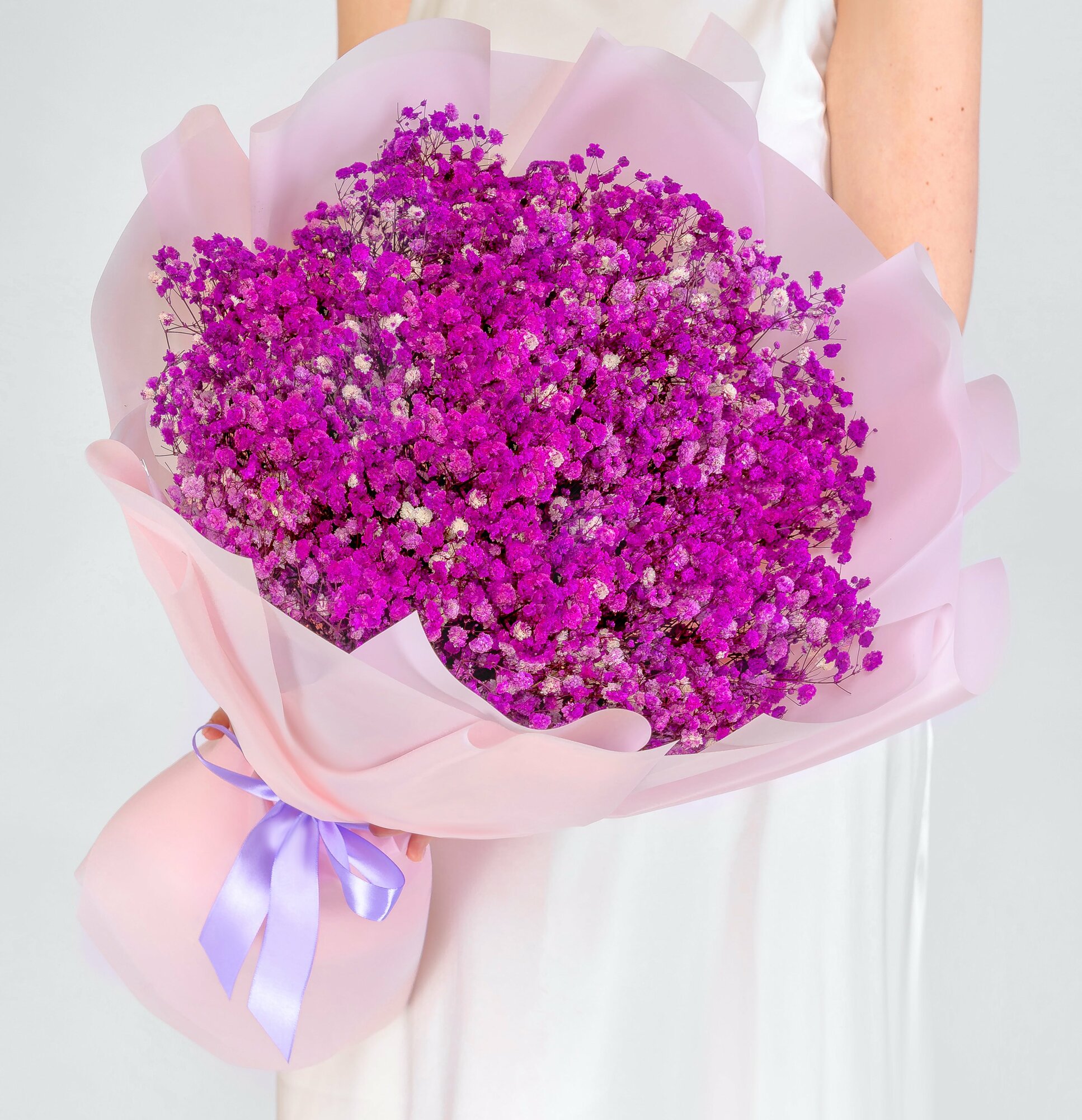 Букет Мегацвет24, 25 фиолетовых гипсофил, стабилизированные, дизайнерская упаковка