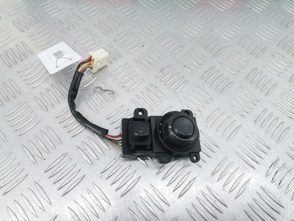 Джойстик регулировки зеркал SsangYong Rodius (Stavic) 1 8530021000 арт. 1927960