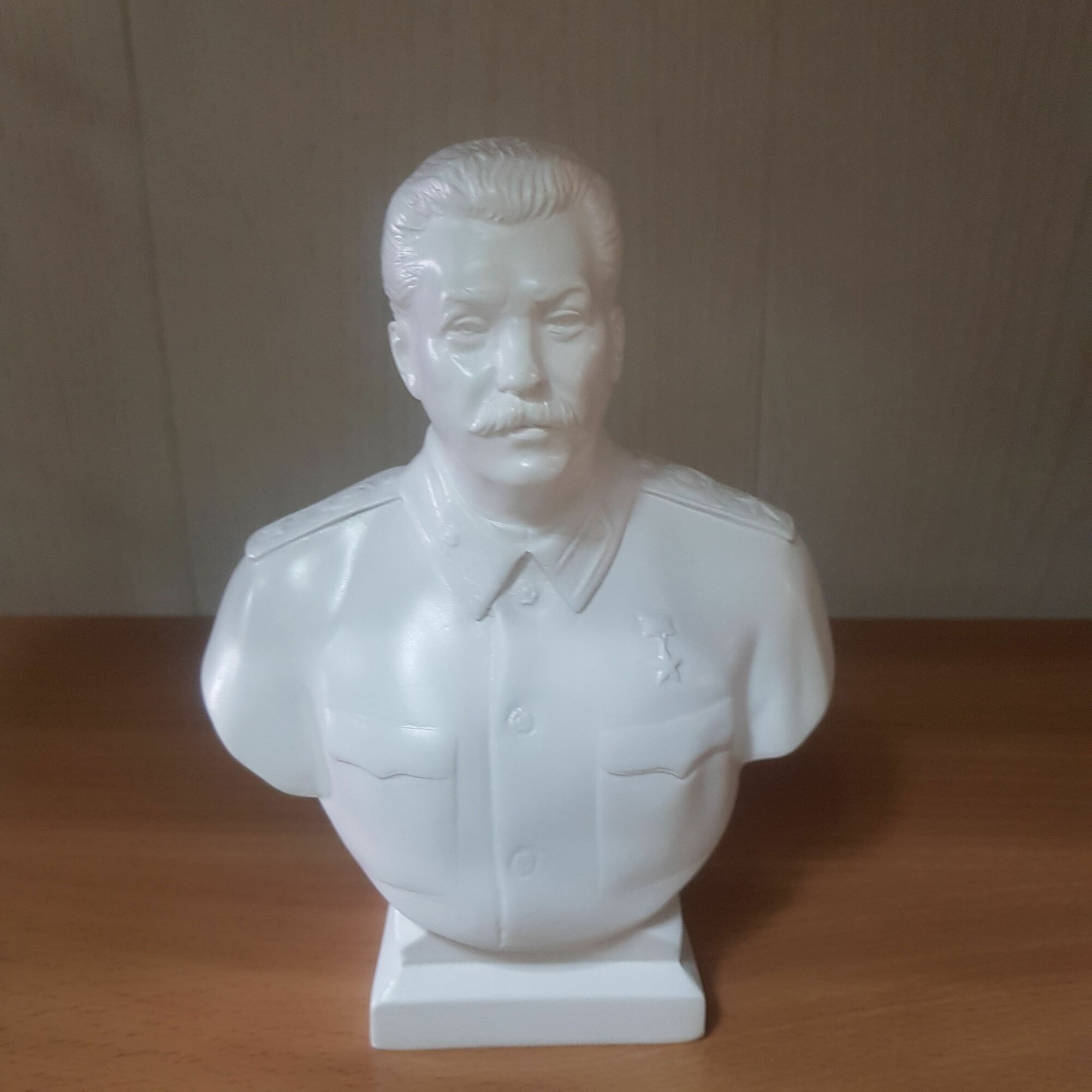 Бюст "Иосиф Виссарионович Сталин" 16х12х6см, гипс и лаковое покрытие, цвет белый
