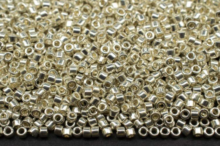 Бисер японский MIYUKI Delica цилиндр 11/0 DB-0035 серебро, гальванизированный, 5 грамм