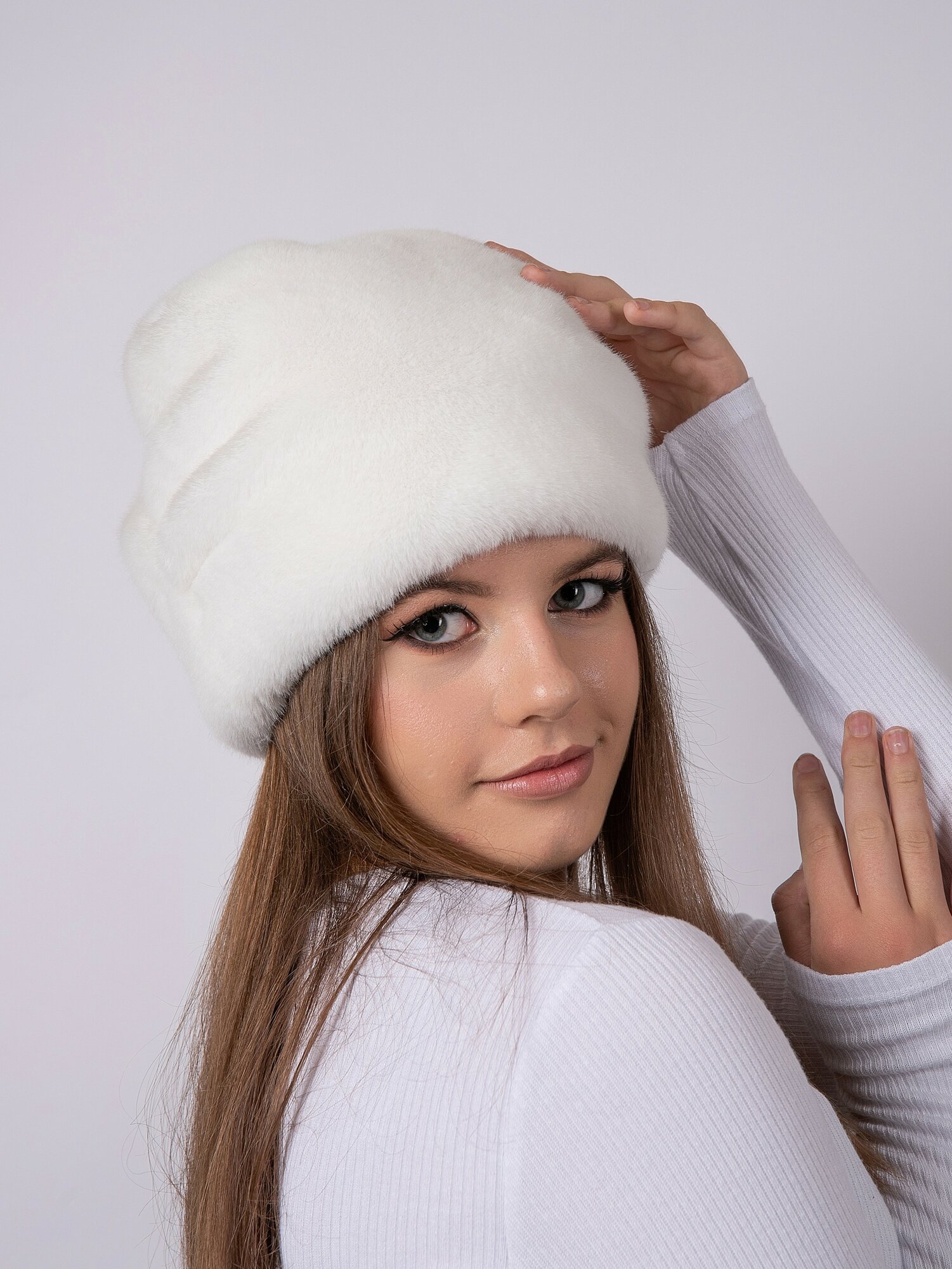 Шапка-бини для женщин