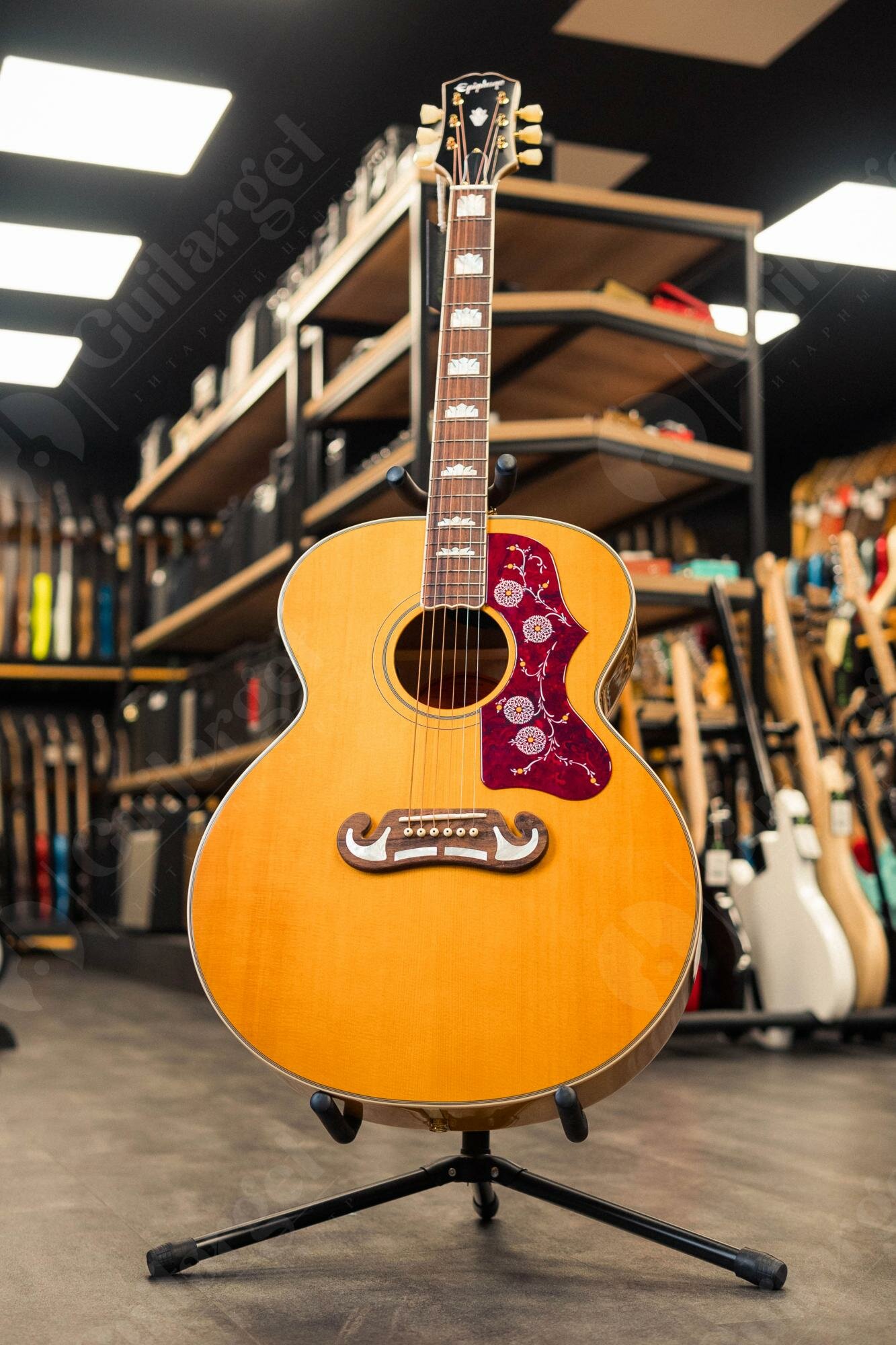 Epiphone J-200 Aged Natural Antique Gloss Электроакустическая гитара