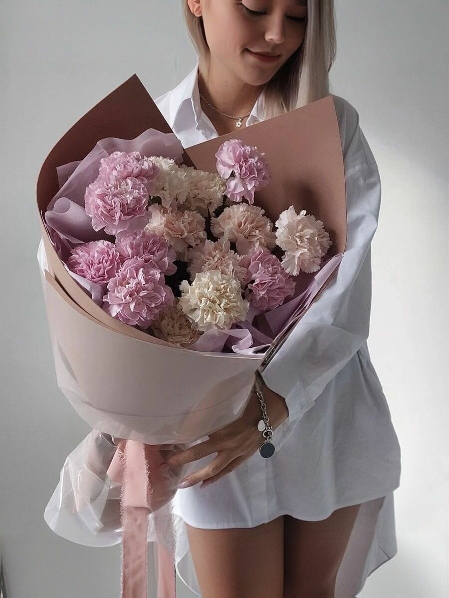 Цветы живые букет из нежных розовых гвоздик 15 шт "Океанический" Flor2u