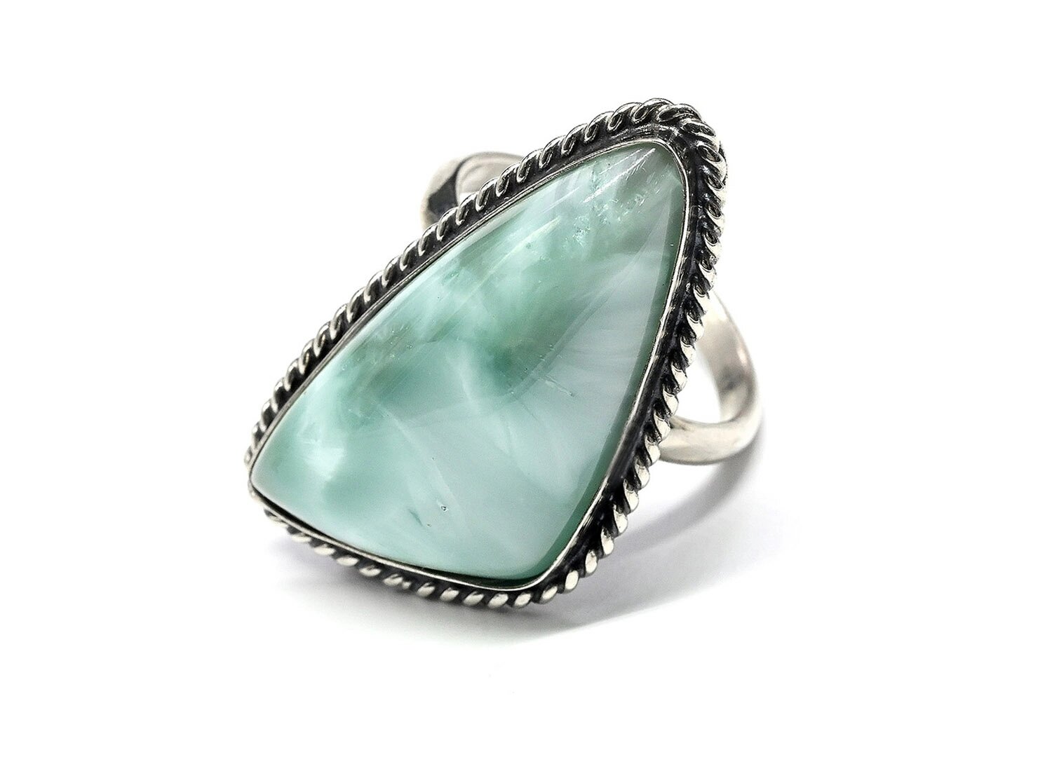 Кольцо, ангелит