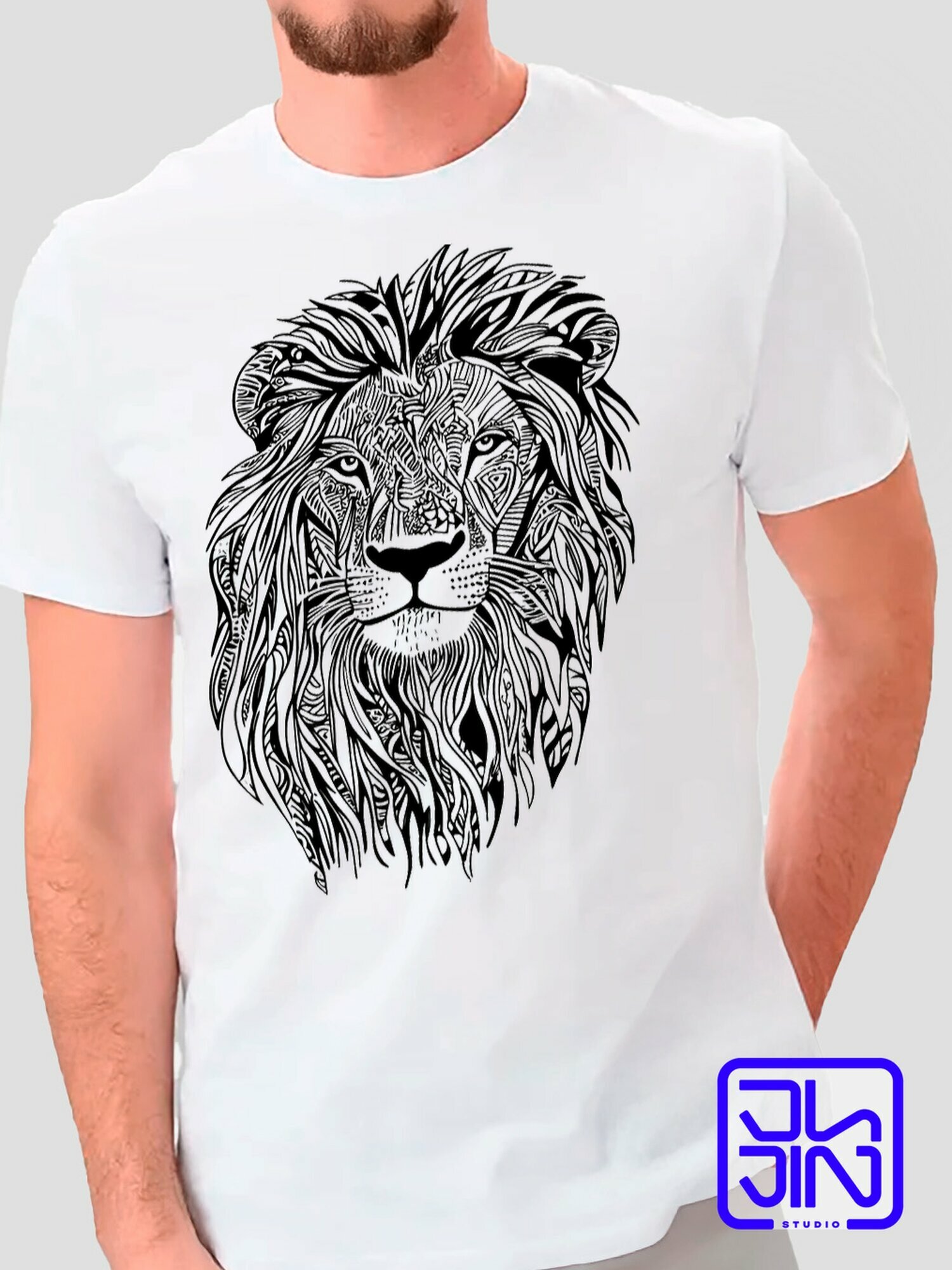Футболка классическая мужская с авторским принтом Лев этнический, абстрактный в черно белом стиле с геометрическими узорами, белый хлопковый трикотаж с прикольным рисунком на груди