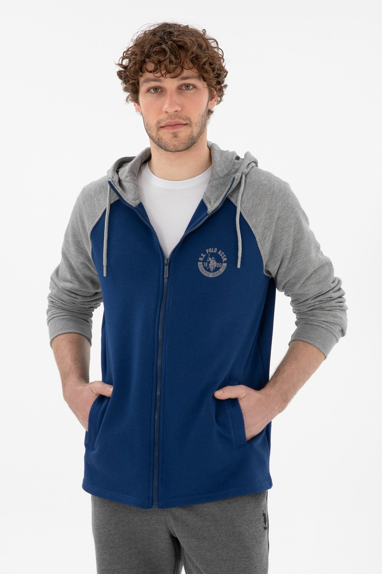 Толстовка спортивная