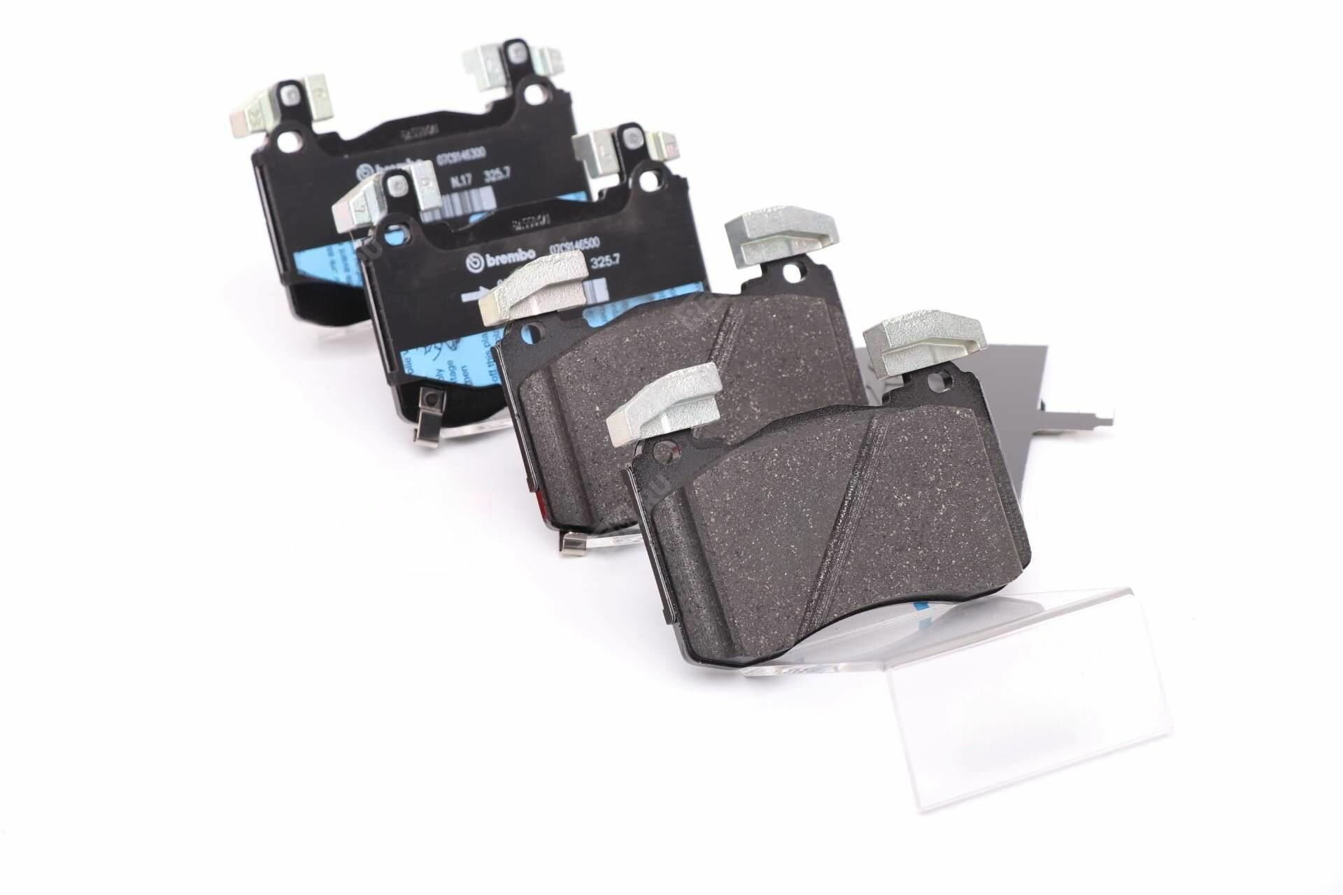 Колодки тормозные передние для KIA Stinger 2017- / арт. 58101J5A55 / Оригинал MOBIS