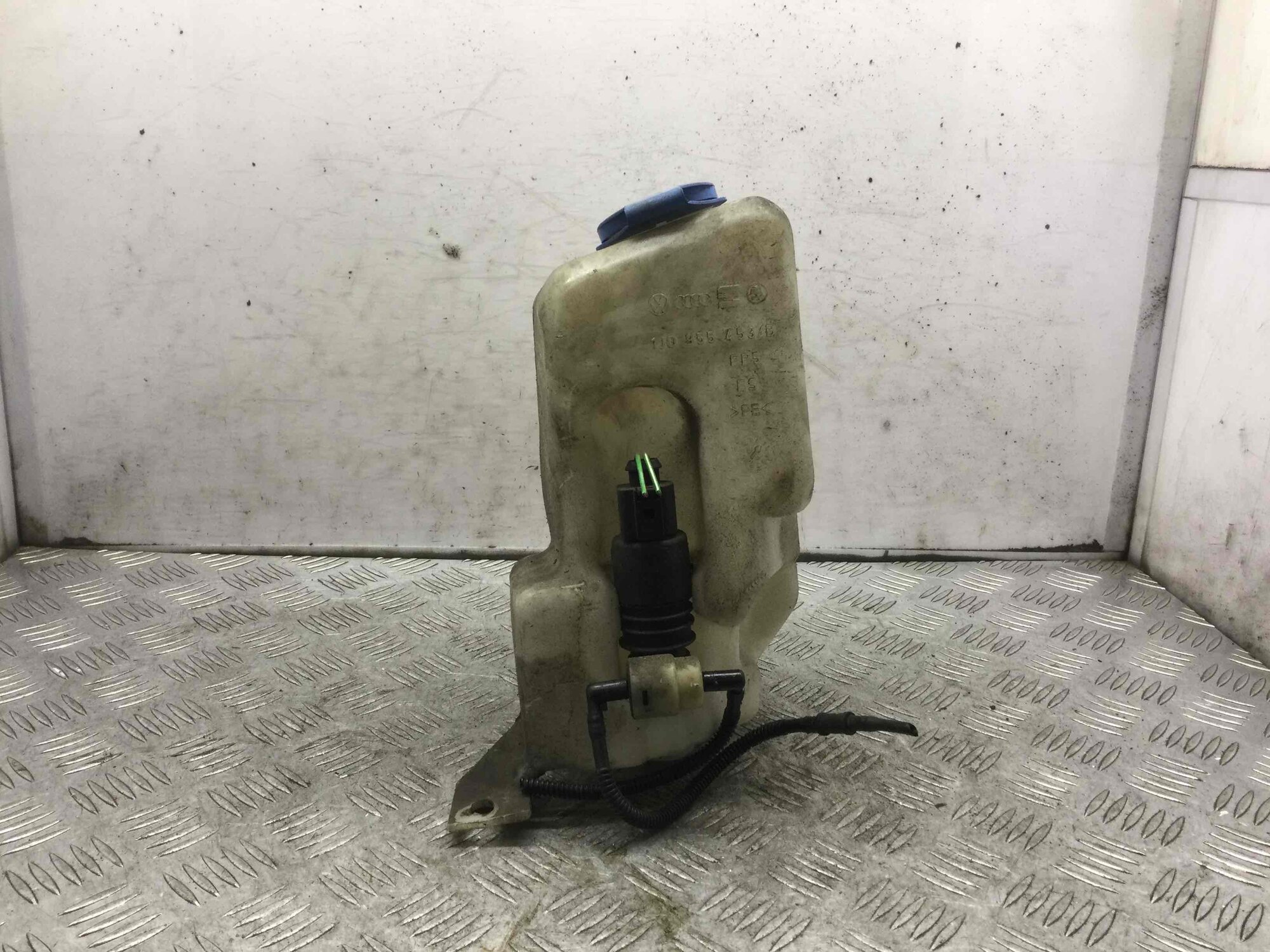 Б/У Бачок омывателя Audi A3 8L (1996-2000) 2000 г.