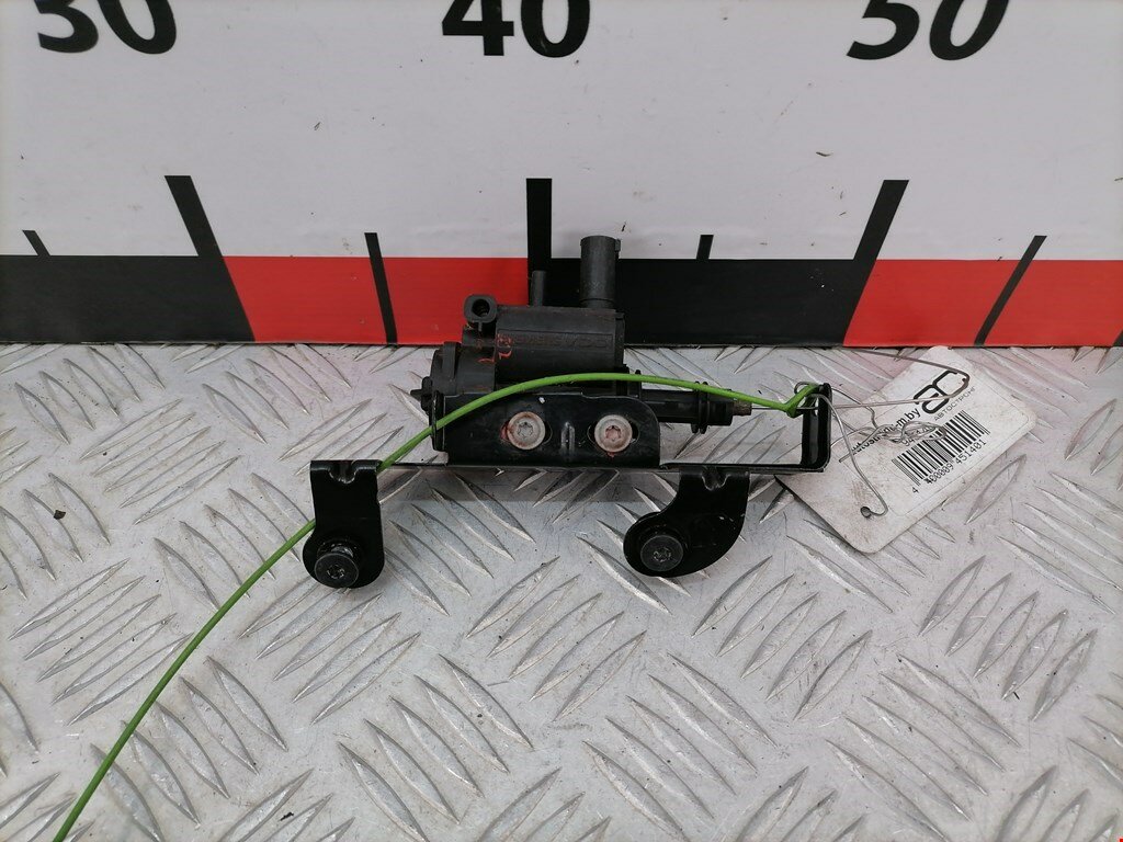 Сервопривод (электропривод моторчик привода) лючка бензобака BMW 5-Series (E60/E61) 67116985878 арт. 945140