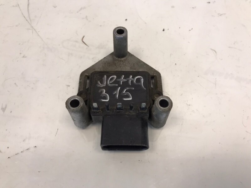 Б/У катушка зажигания Volkswagen Jetta 2007 1K2 BSE 35925 VAG арт. 032905106B