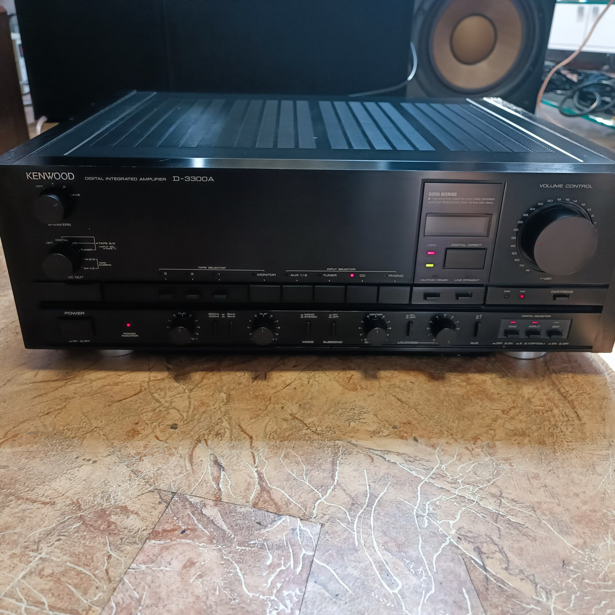 Интегральный усилитель с ЦАП, Kenwood D 3300 A